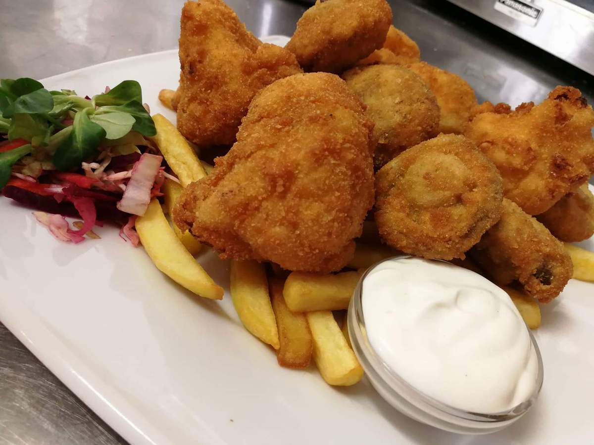 Pitvar vendéglő - Étlap - Vegetáriánus bőség tál rizzsel-zöldkörettel